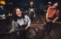 DVICIO y Nil Moliner viajan a los años 60s con ‘Epiphany’ | Popelera