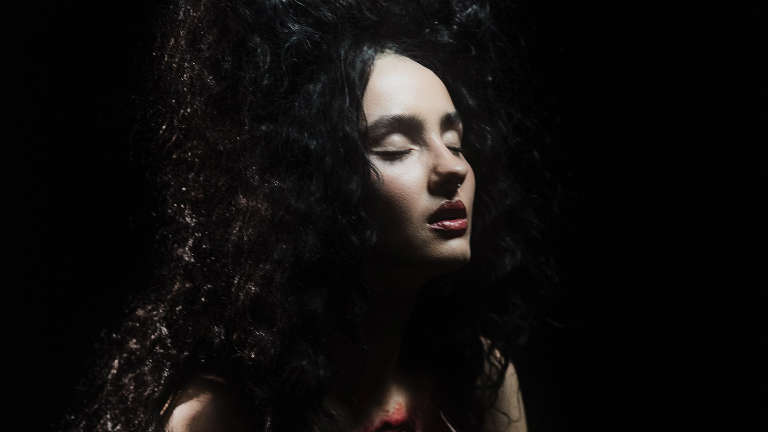 Valencia Grace, una artista a descubrir tras su último single ‘Lucky ...